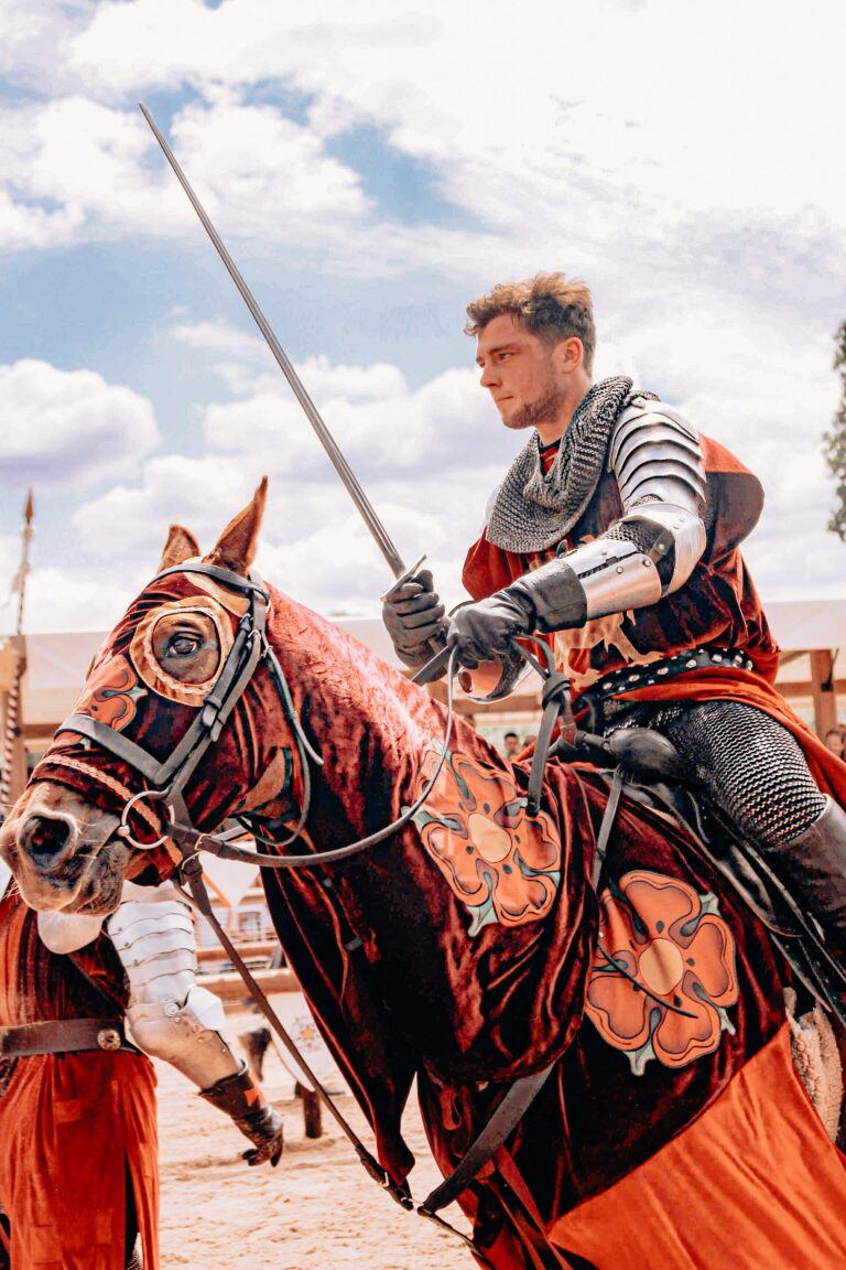 The Modern Leader | 25 Amazing Tips For Becoming A Leader!